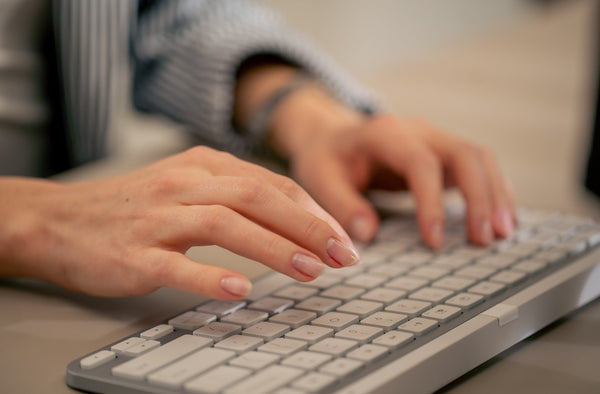 10 Easy Tips to Improve Computer Keyboard Ergonomics and Prevent Strai ...