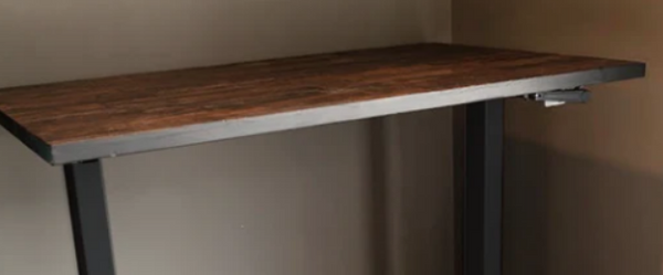 Why Choose A Manual Crank Standing Desk – AnthroDesk