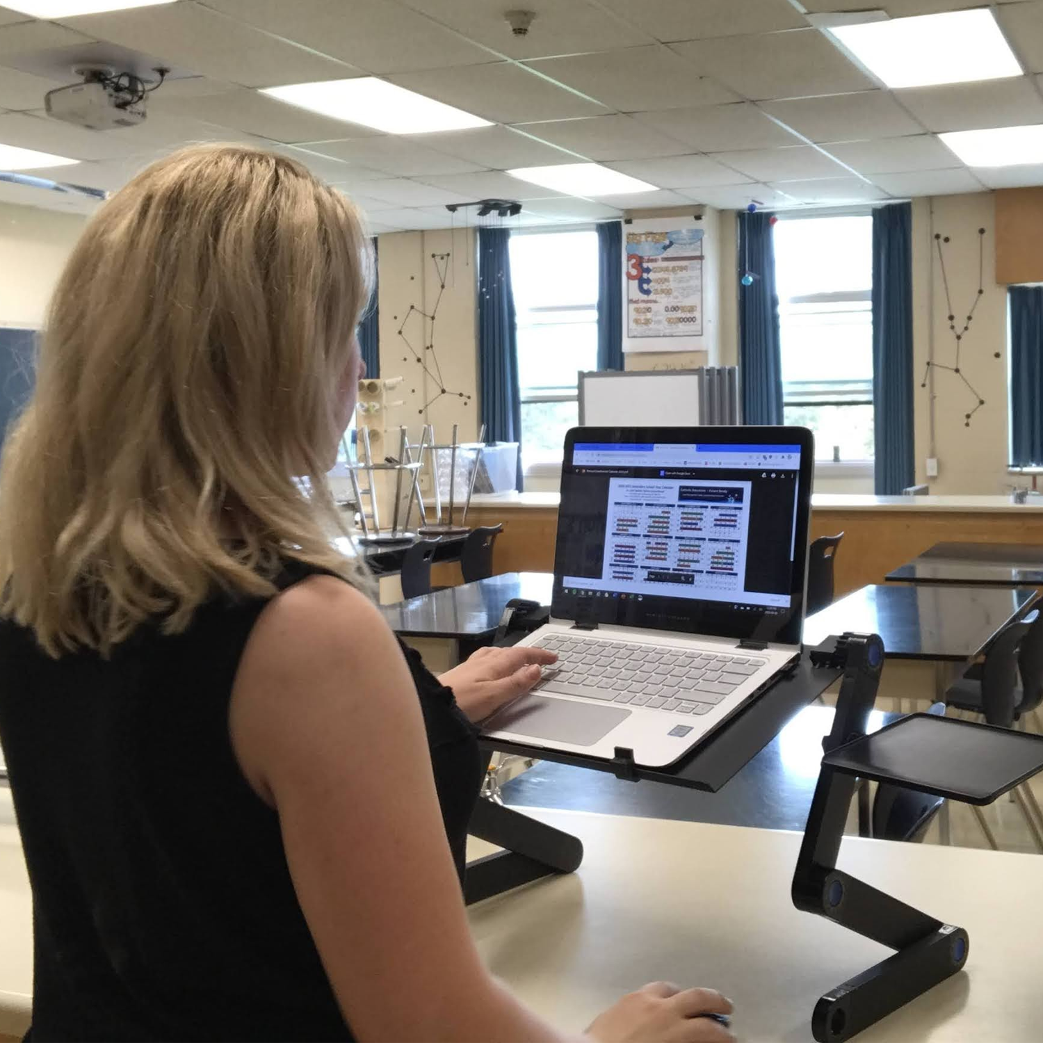 OPEN-BOX Laptop Stand with Adjustable Folding Ergonomic Design Stand f ...